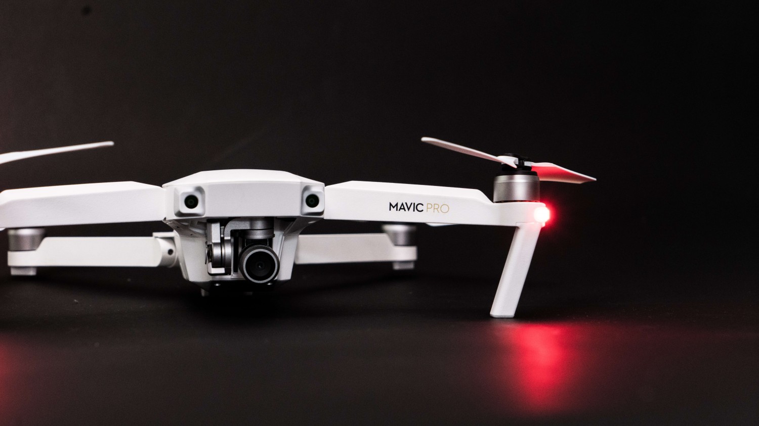 DJI Mavic PRO Alpine White Combo | RobotWorld.de